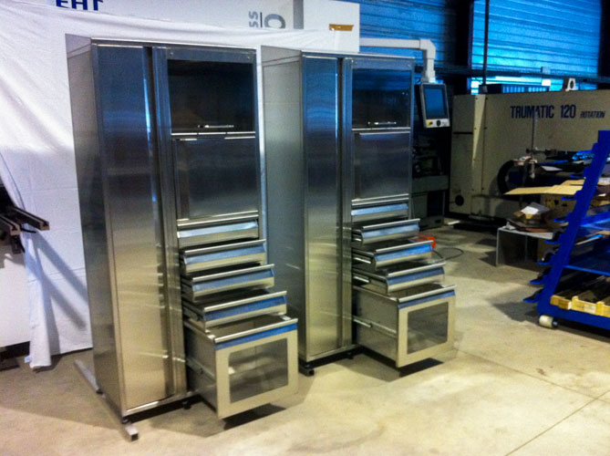 Armoire en inox recuit brillant – Noble Acier