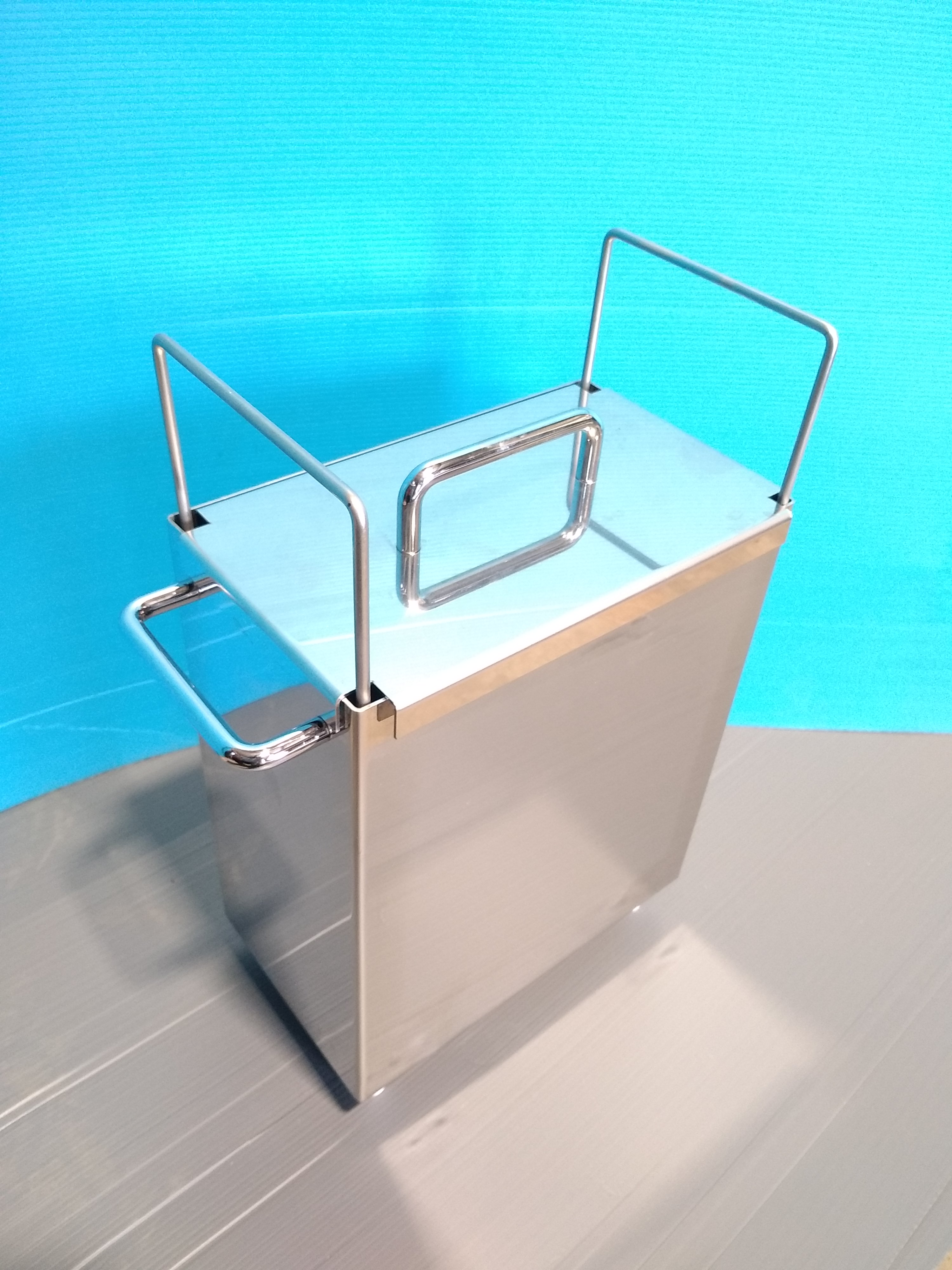 Boîte inox pharmaceutique – Noble Acier